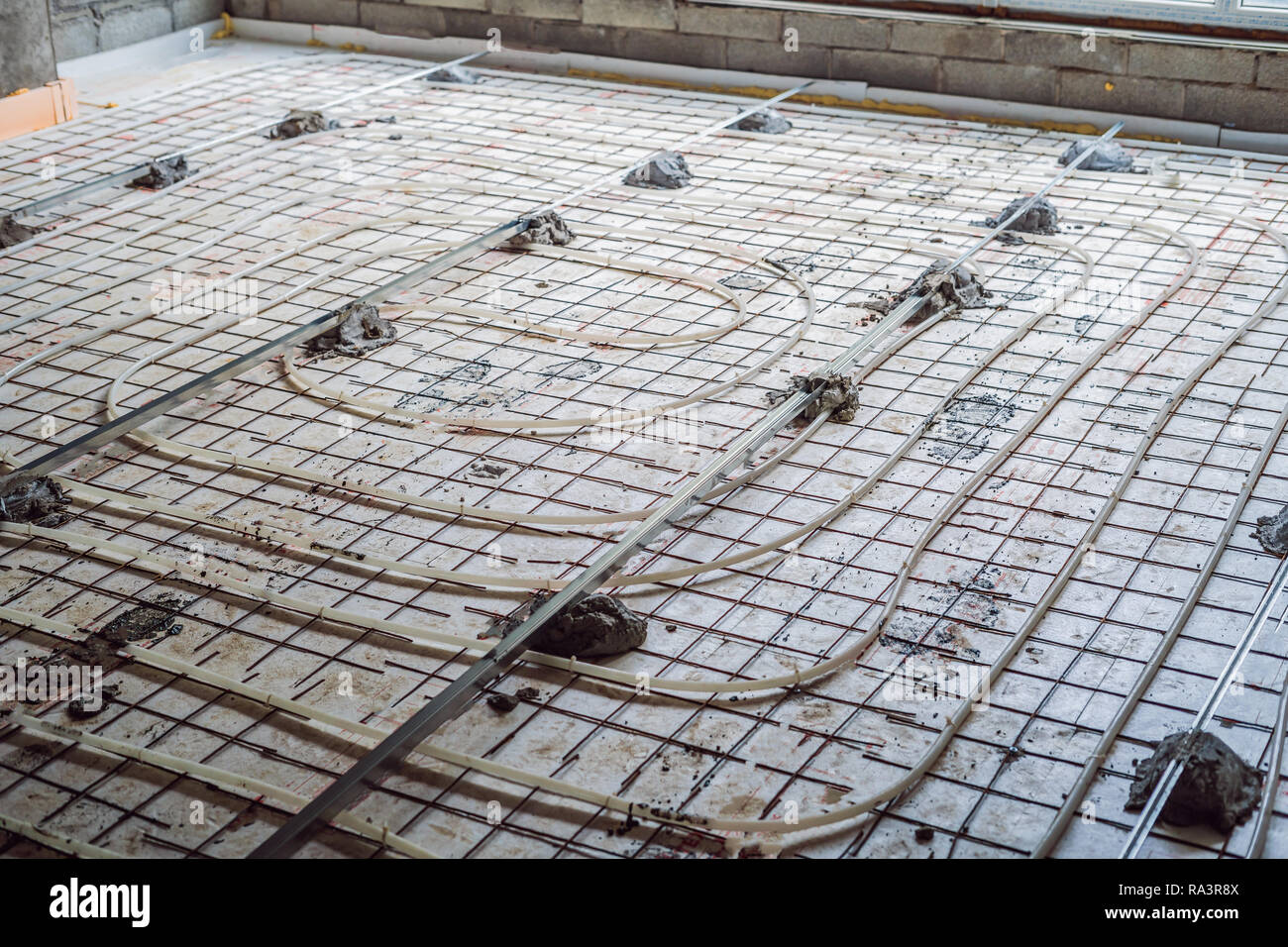 Pipe fitter mounted underfloor heating. Heating system and underfloor ...