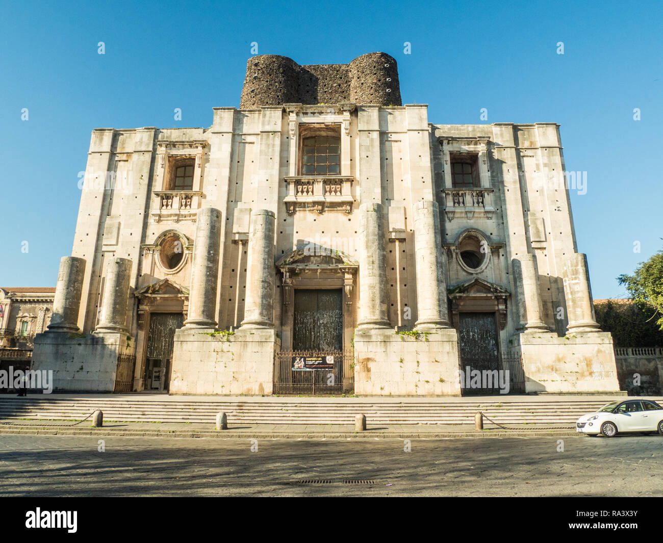 Larena hi-res stock photography and images - Alamy