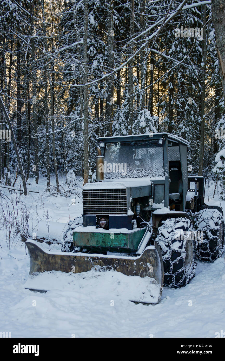 Old tractor christmas hi-res stock photography and images - Alamy