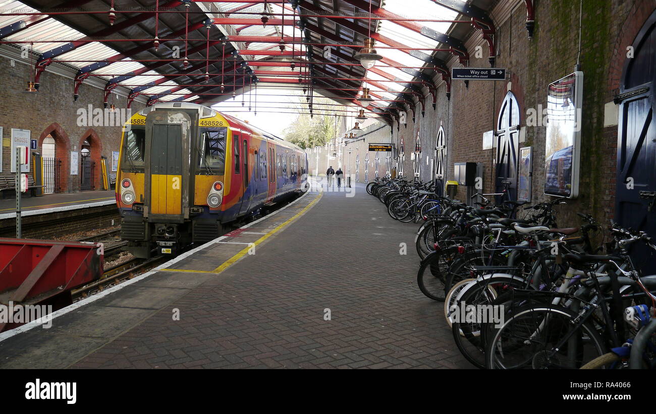 Windsor station train station in hi-res stock photography and images ...