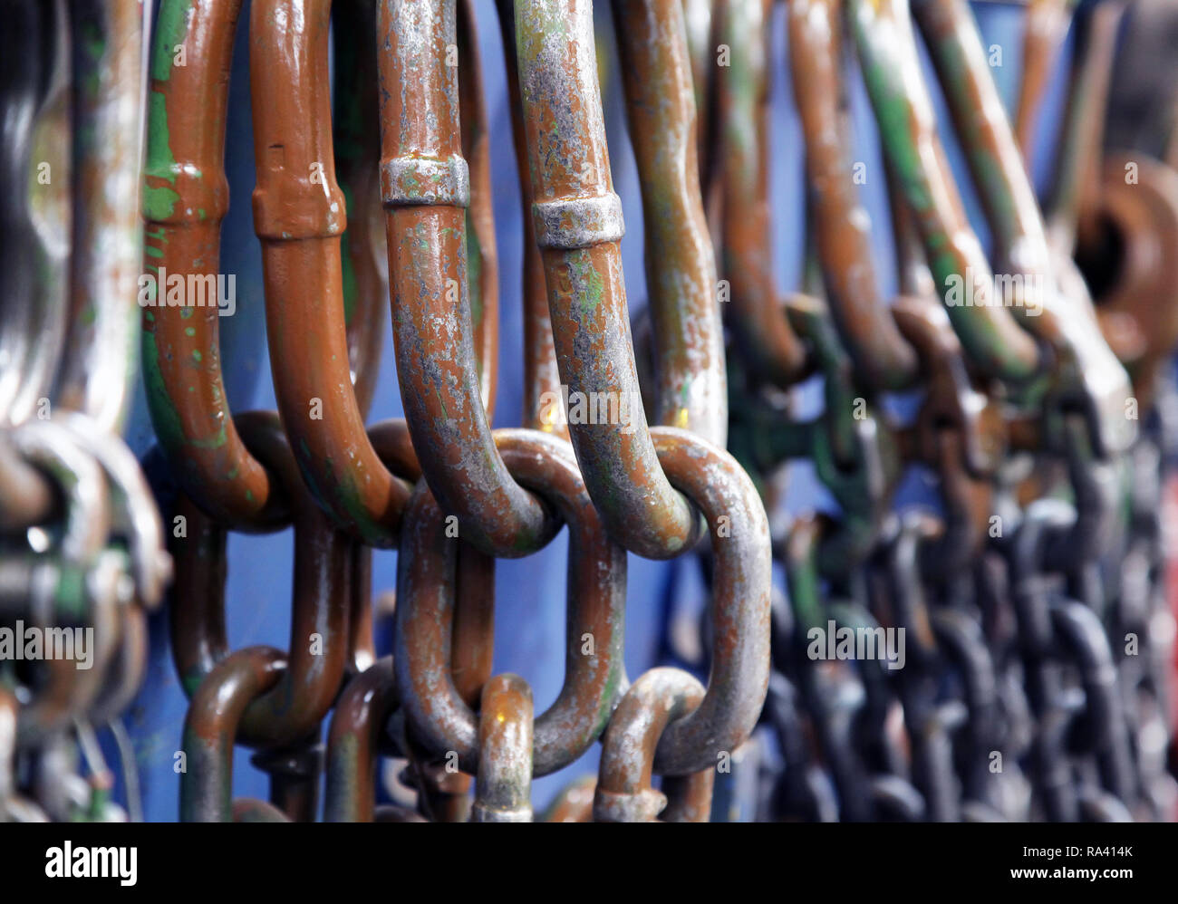 Chain hook heavy hi-res stock photography and images - Alamy