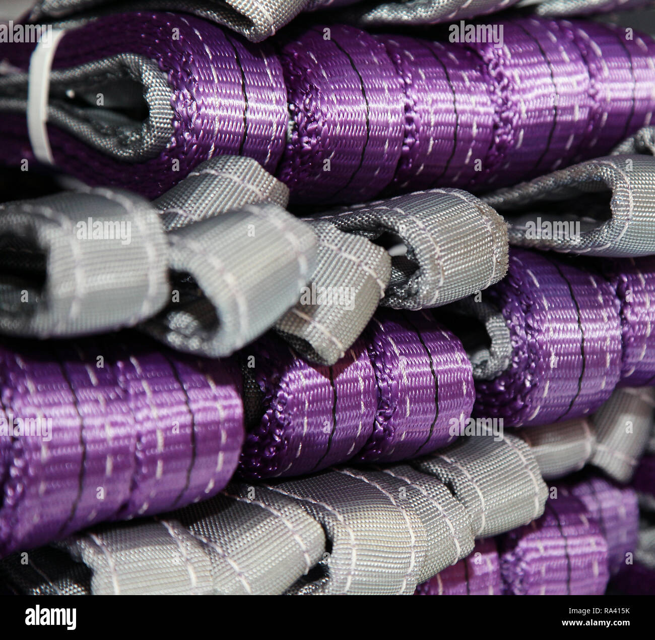 Sling chains hi-res stock photography and images - Alamy
