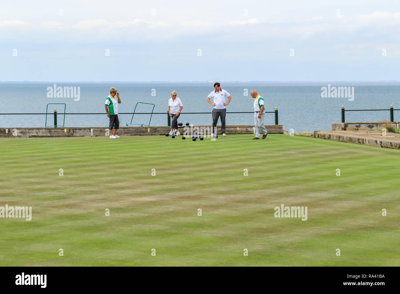 Outdoor bowls hi-res stock photography and images - Alamy