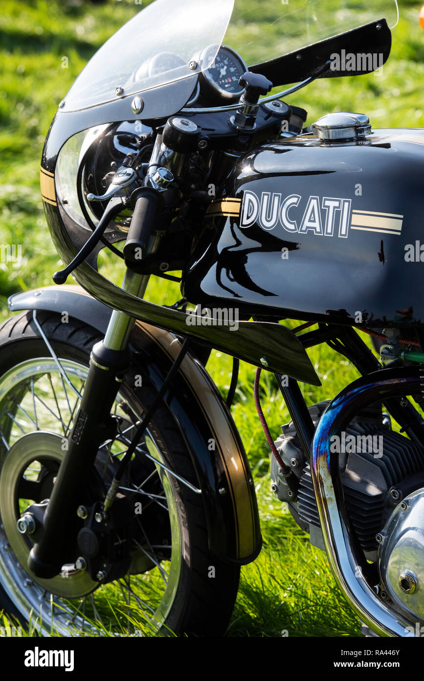 Motorcycles 1970s hi-res stock photography and images - Alamy