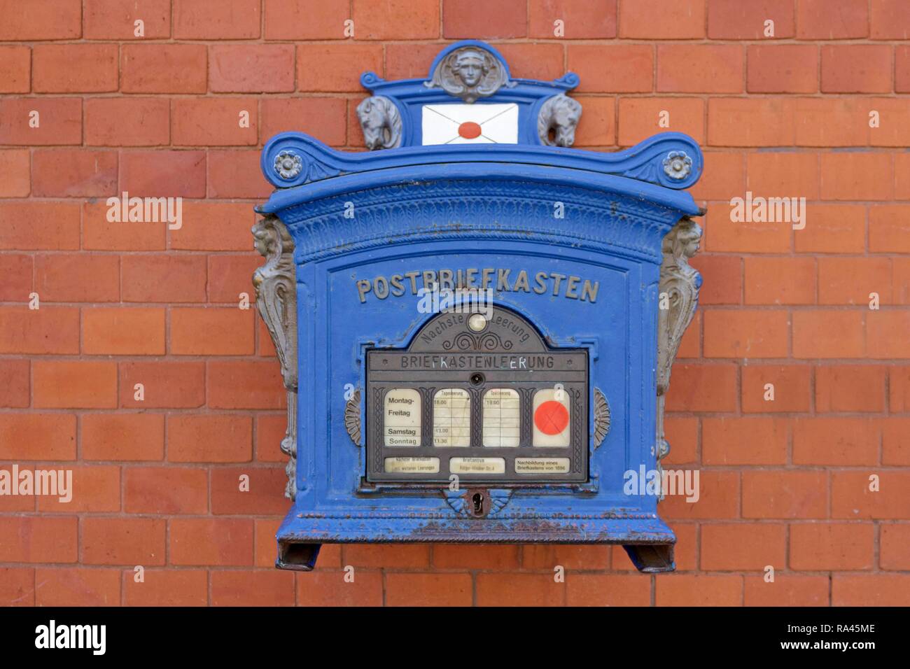 An old mailbox hi-res stock photography and images - Alamy
