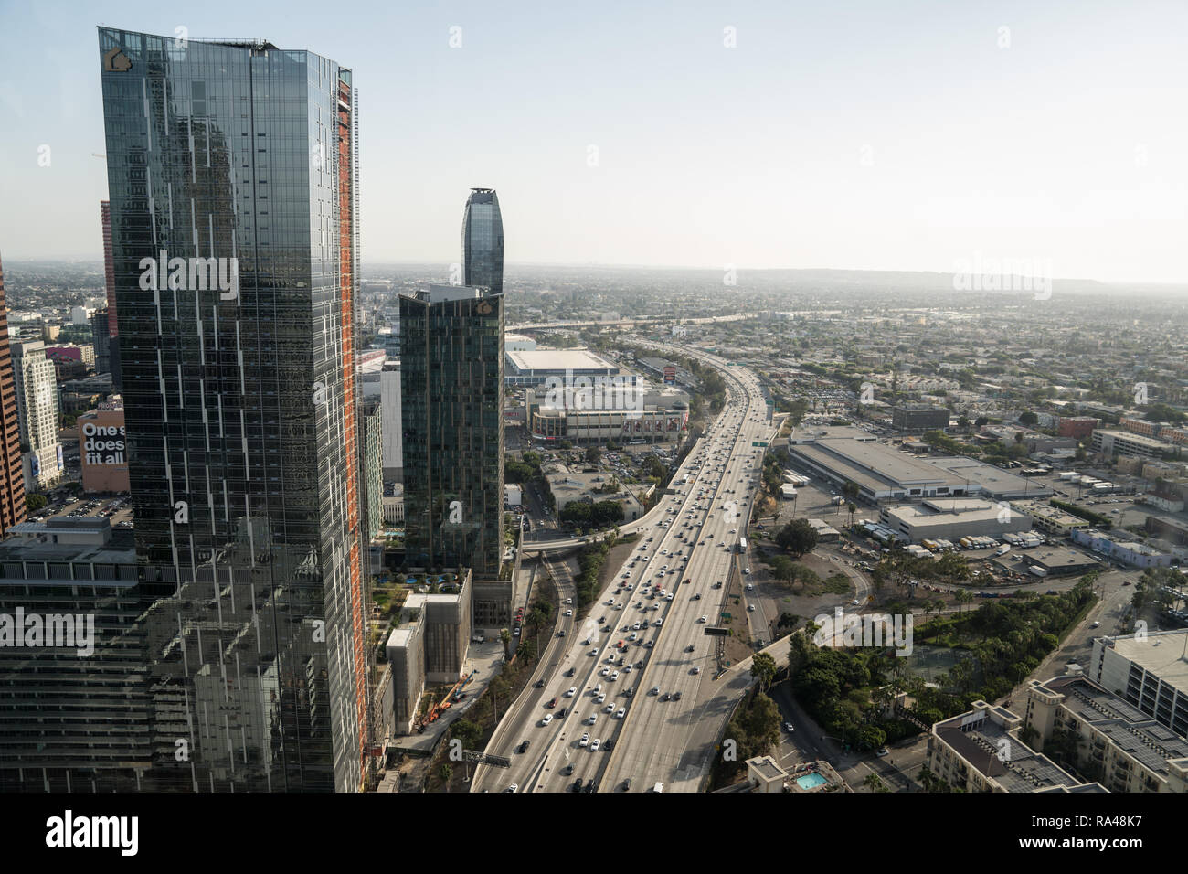 Crowded highway los angeles hi-res stock photography and images - Alamy