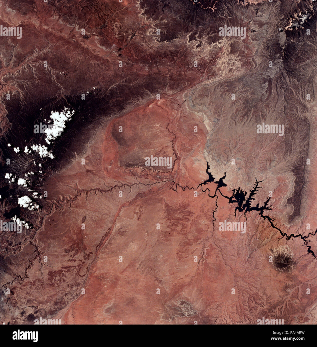 (June 1973) --- A vertical view of the Arizona-Utah border area showing ...
