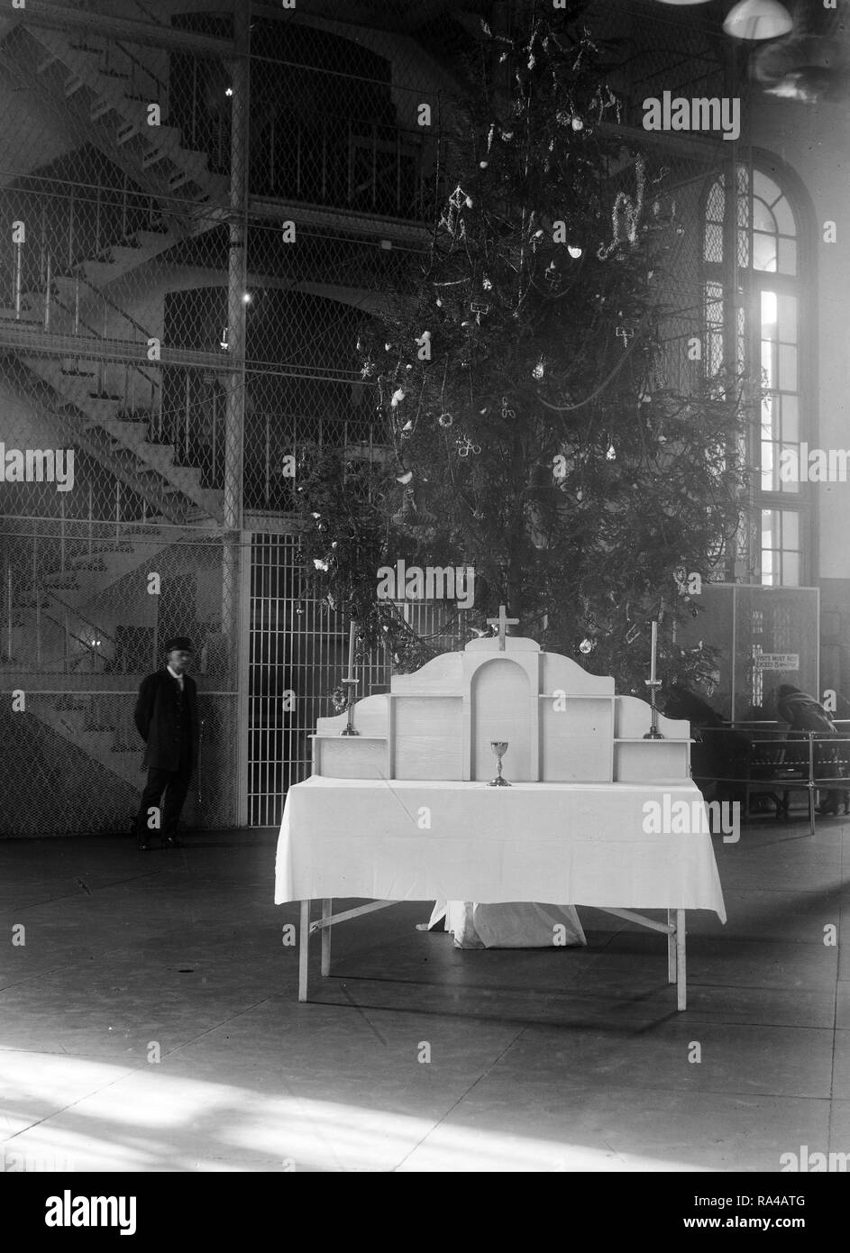 Christmas tree at the district jail for its prisoners ca. 1921-1923 ...