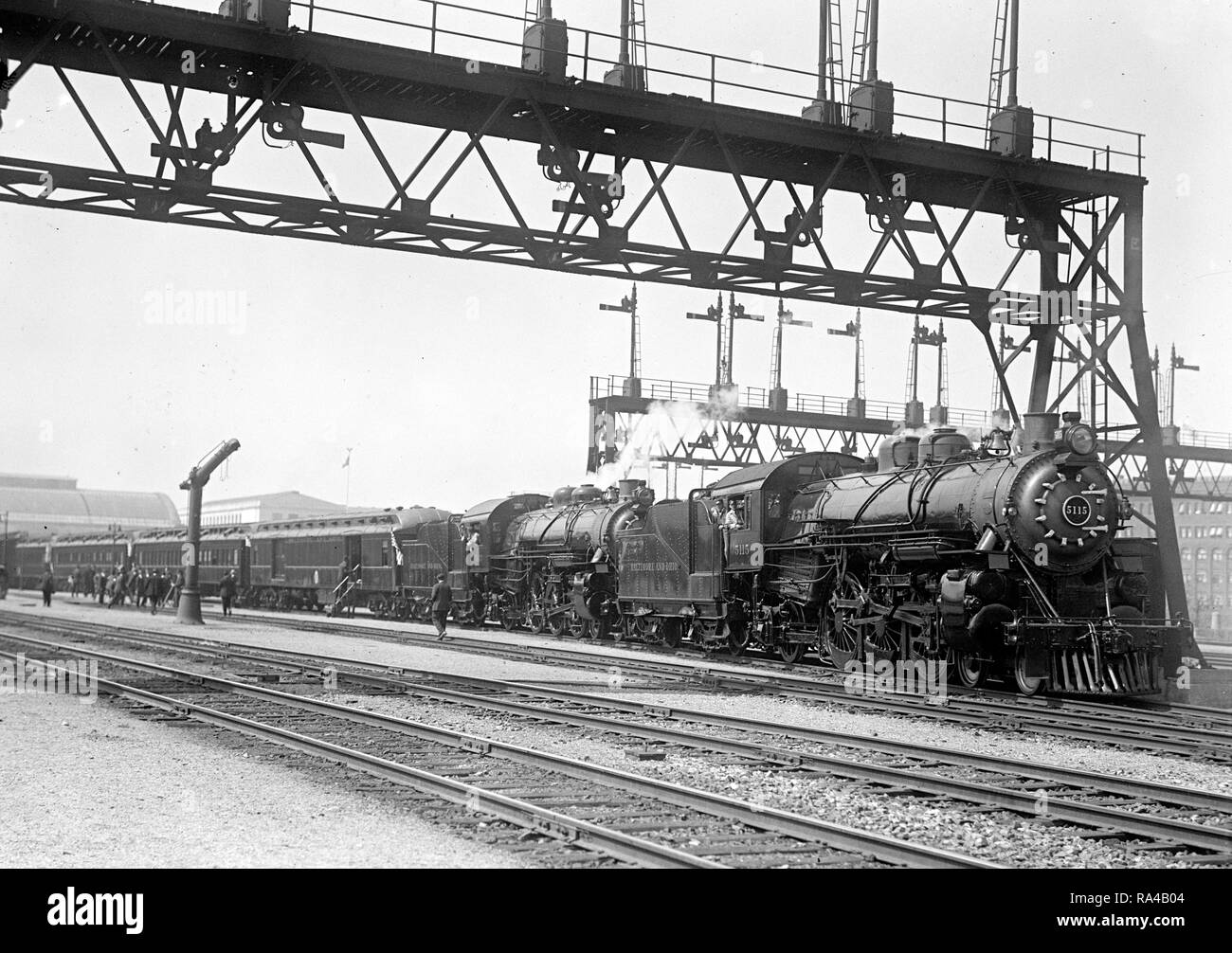 1917 safety first train hi-res stock photography and images - Alamy