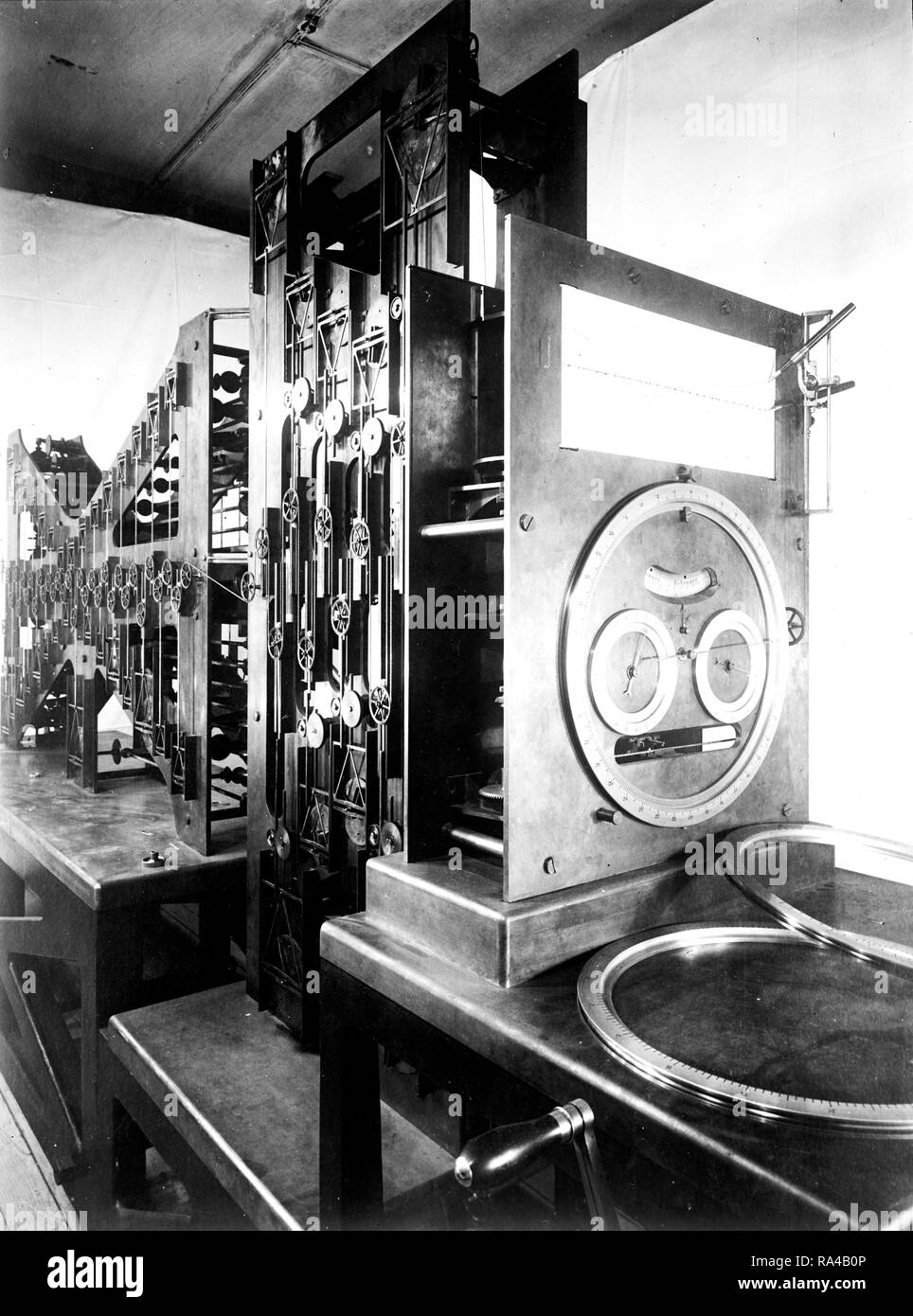 1910s Tide Predicting Machine High Resolution Stock Photography and ...