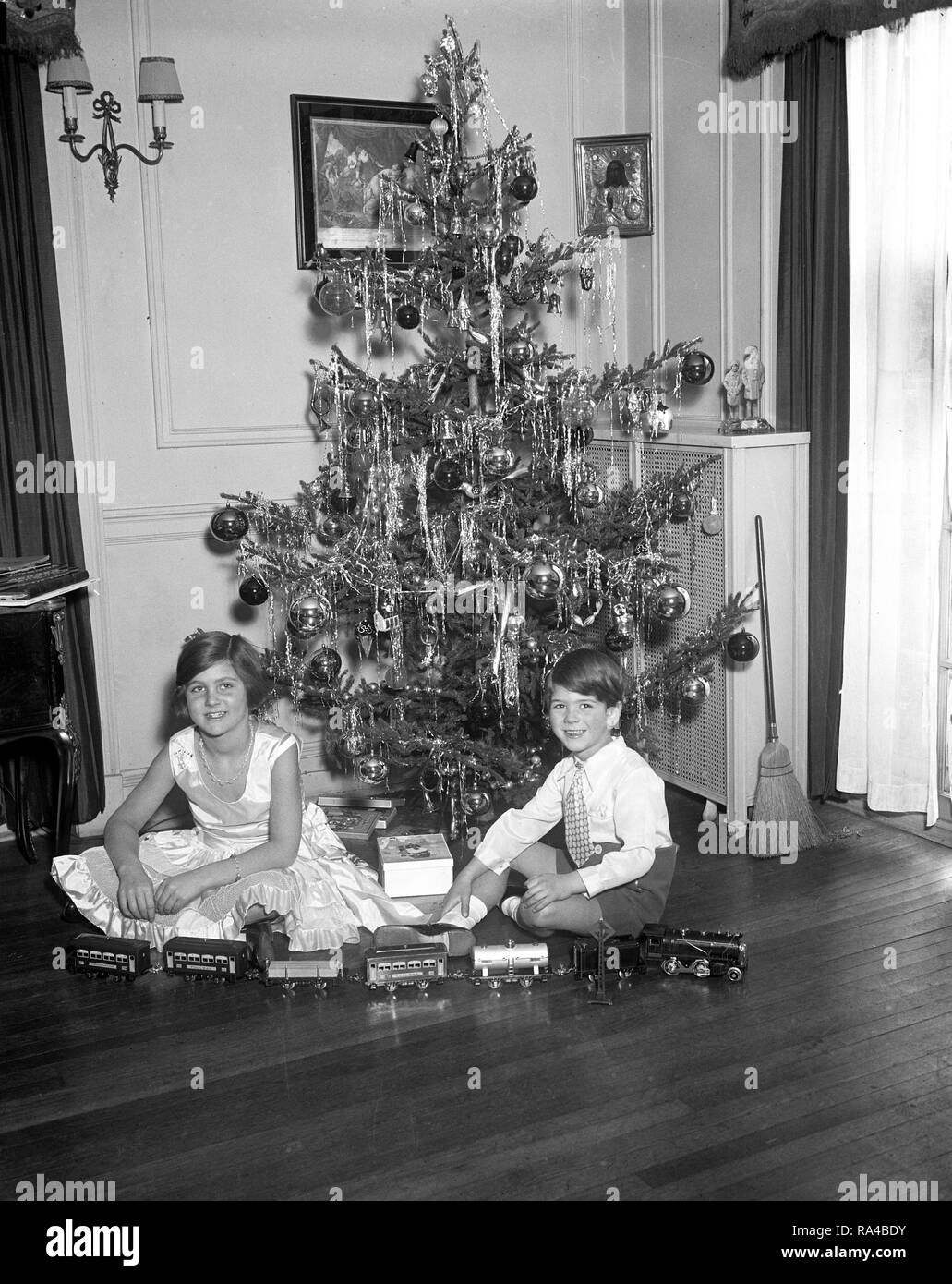 Elizabeth and J. Hamilton Fish III, children of Rep. and Mrs. J ...