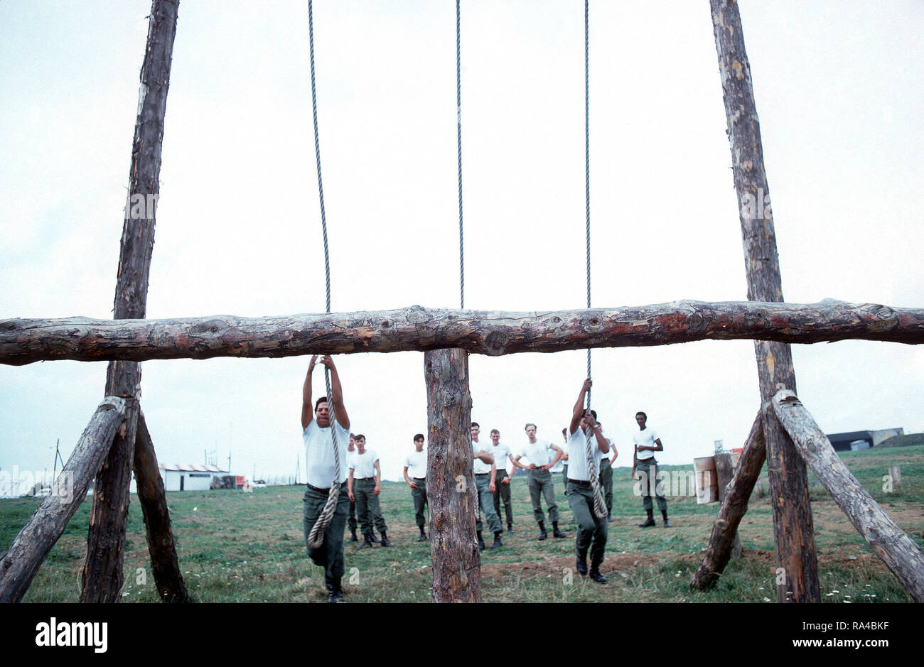 Army basic training course hi-res stock photography and images - Alamy