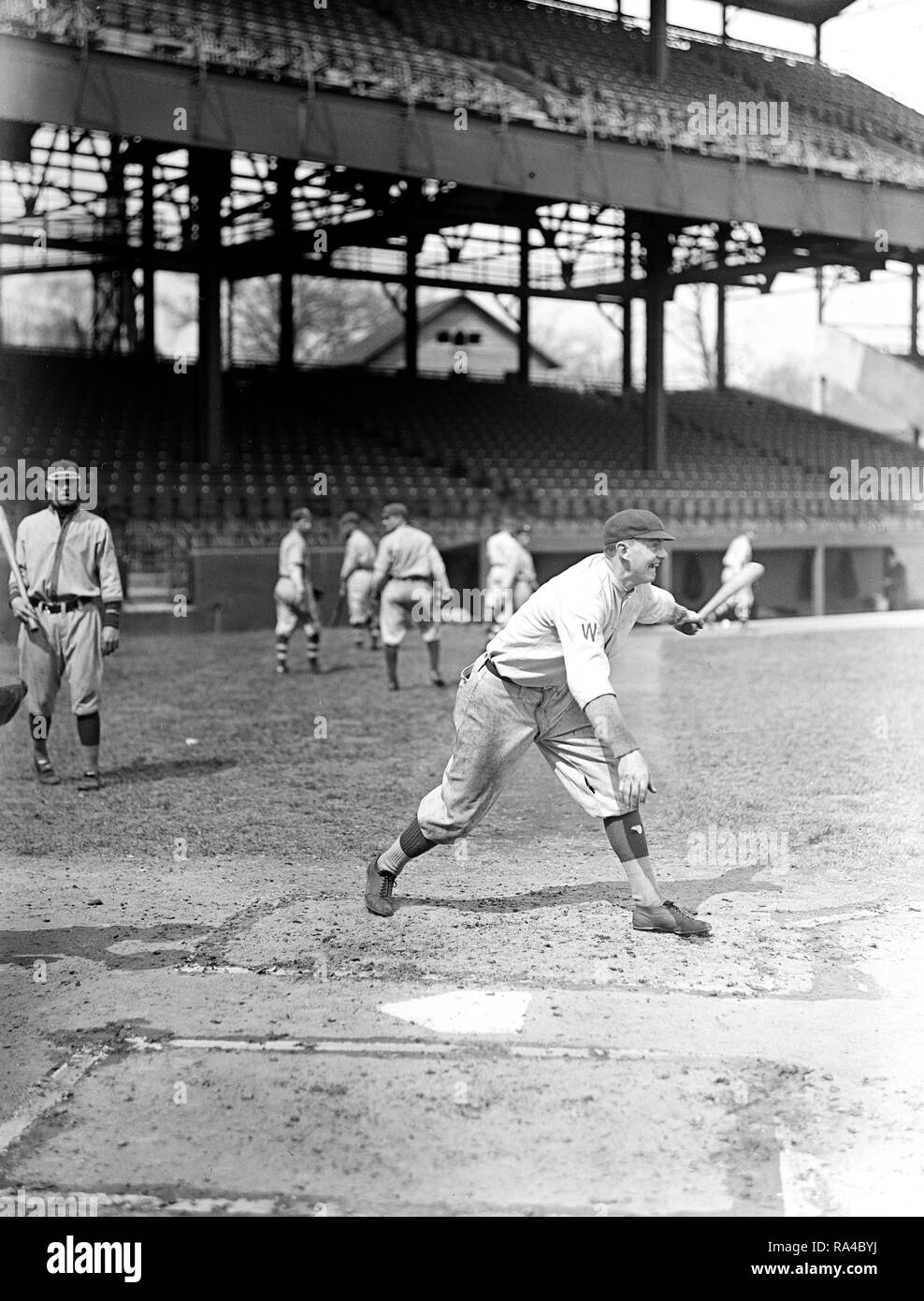 Professional baseball player batting ca. 1913 Stock Photo - Alamy
