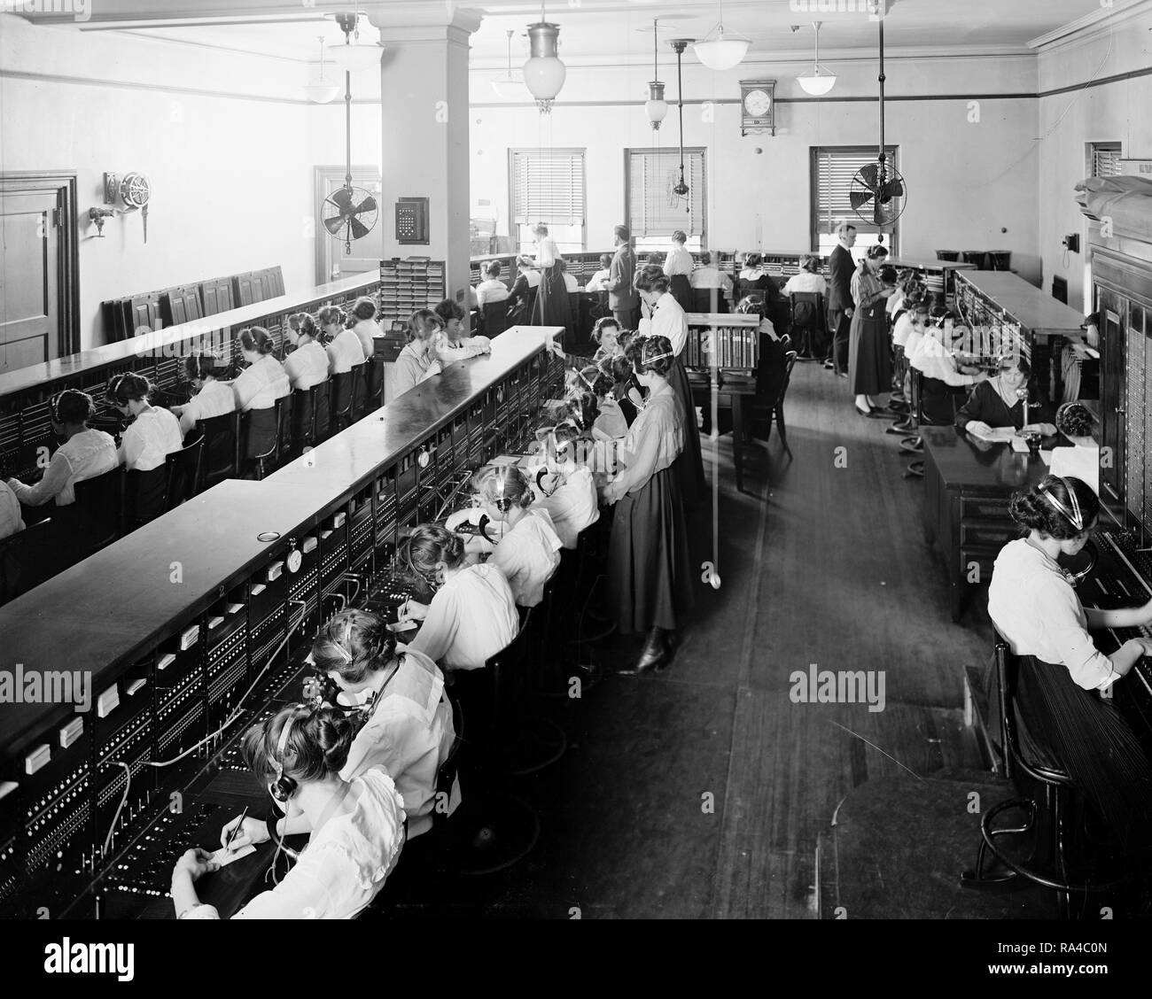Early 1900s telephone operators Black and White Stock Photos & Images ...