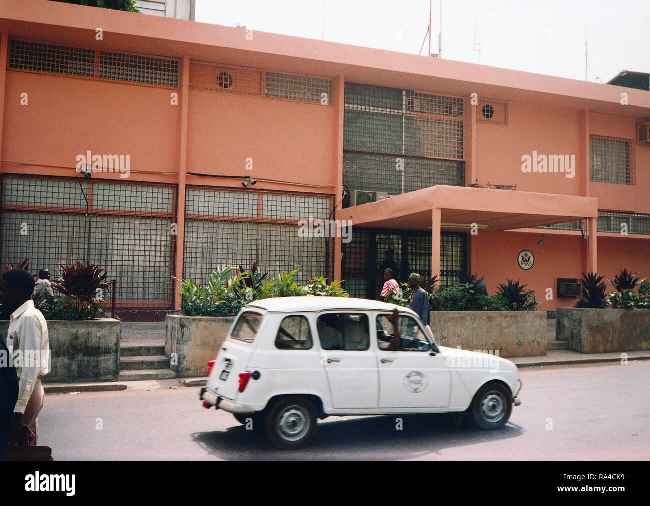 Car parked 1990s conarky hi-res stock photography and images - Alamy