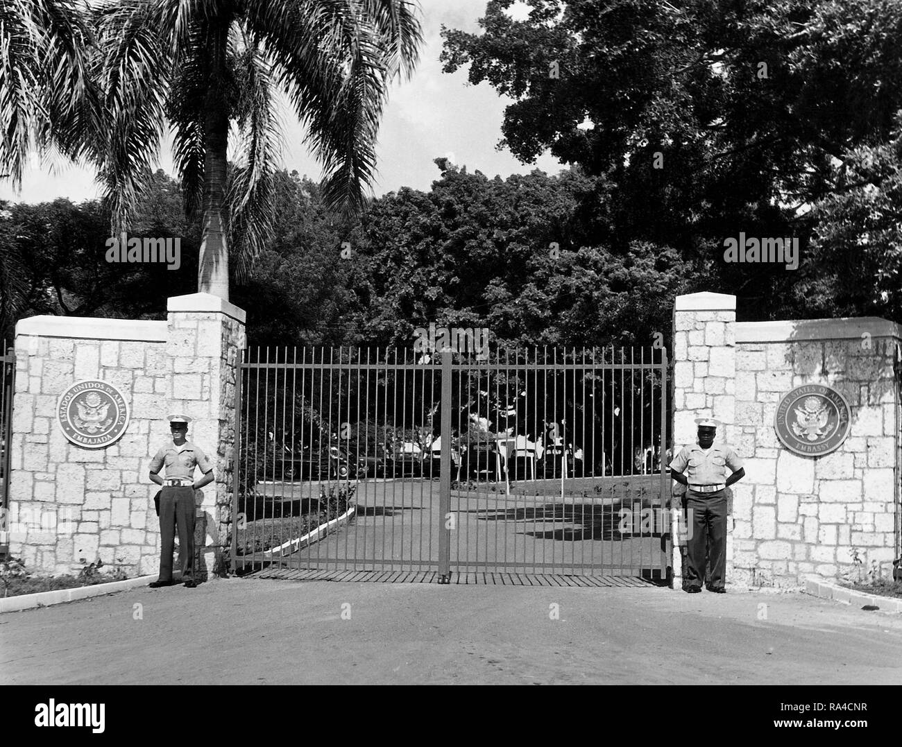 1960s santo domingo embassy compound hi-res stock photography and ...