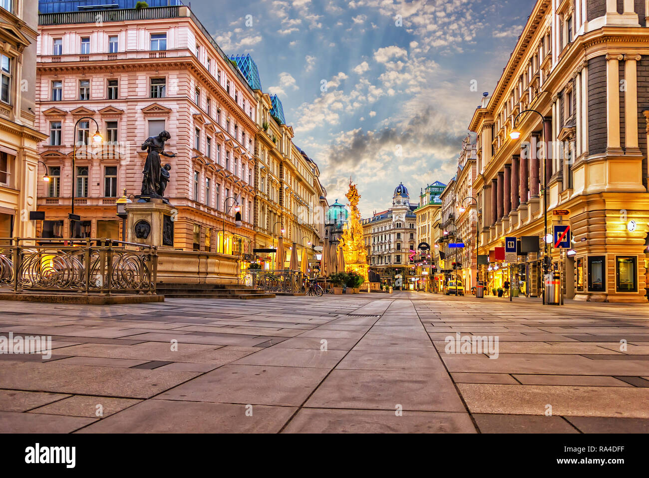 Graben, a famous Vienna street with the Plague Column and famous Stock ...