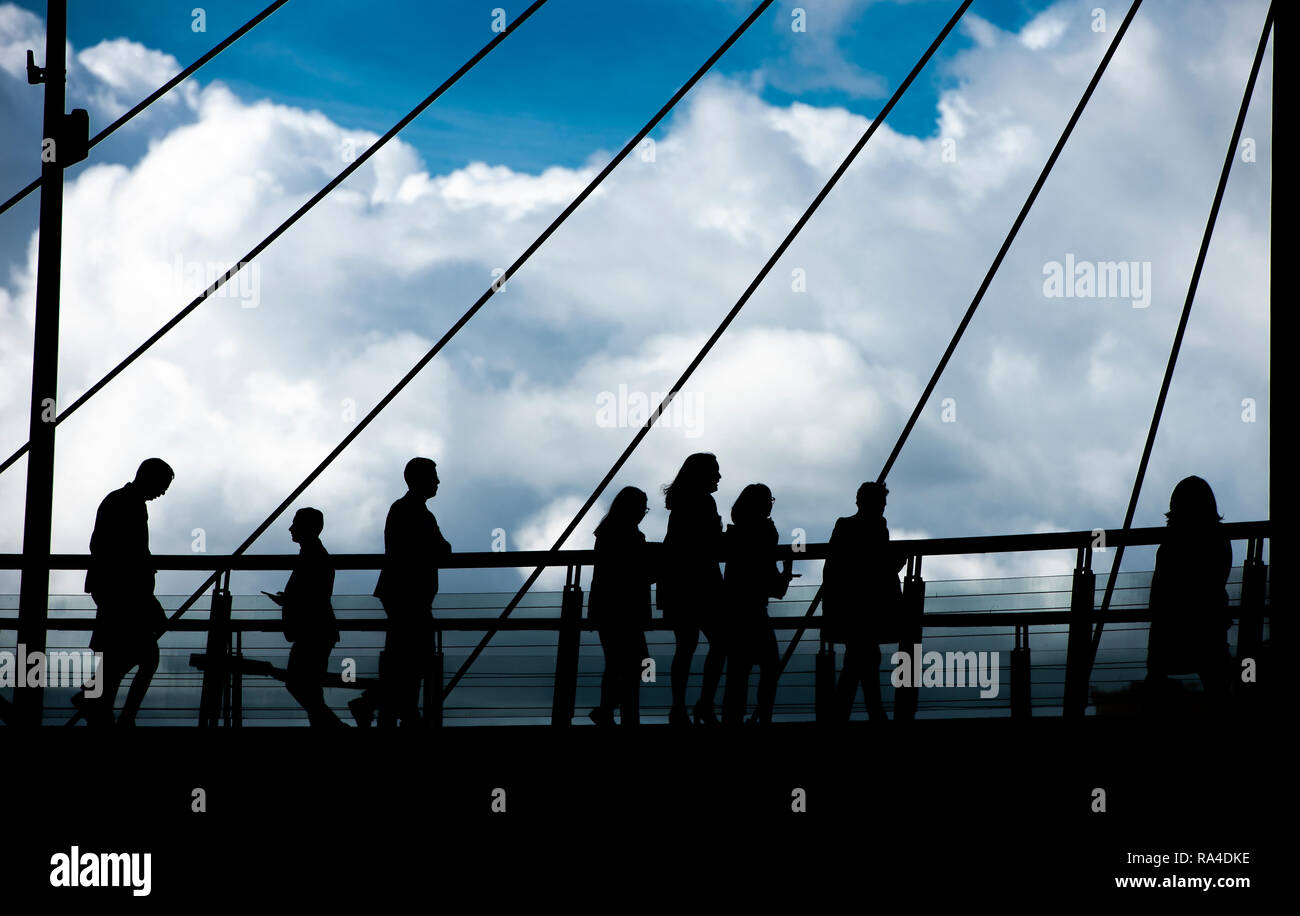 Silhouette crowd bridge hi-res stock photography and images - Alamy