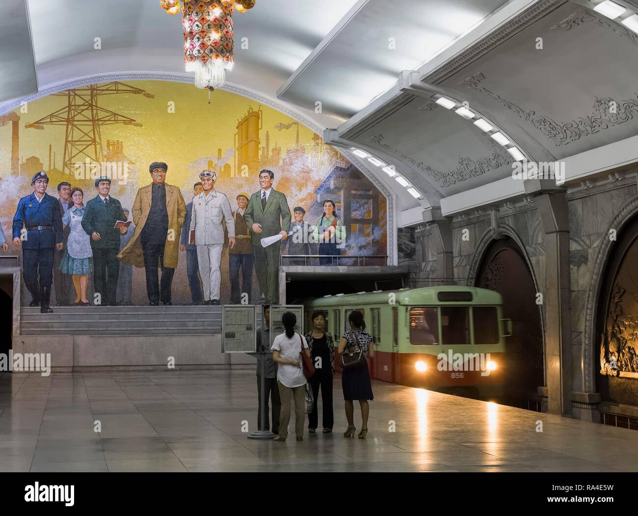 Pyongyang metro hi-res stock photography and images - Alamy
