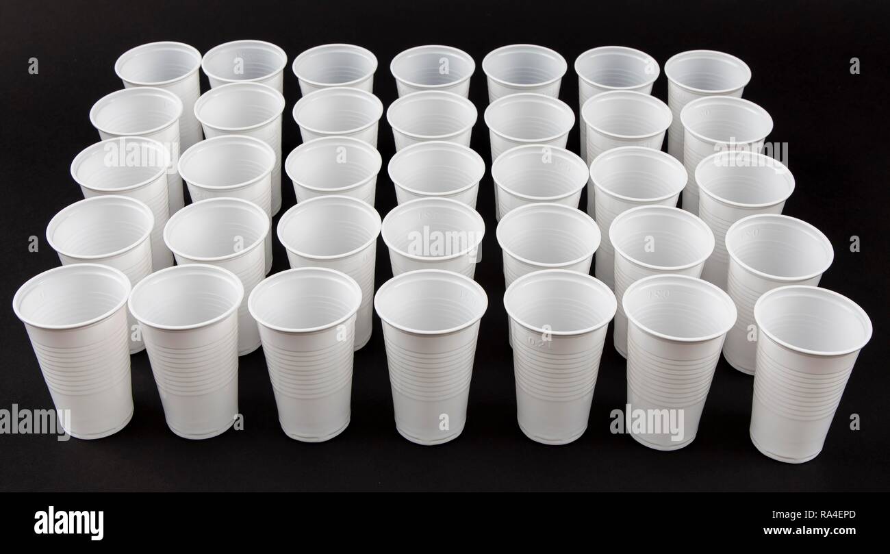 Disposable cups, plastic cups, in white, 0, 2 litres, drinking cups ...