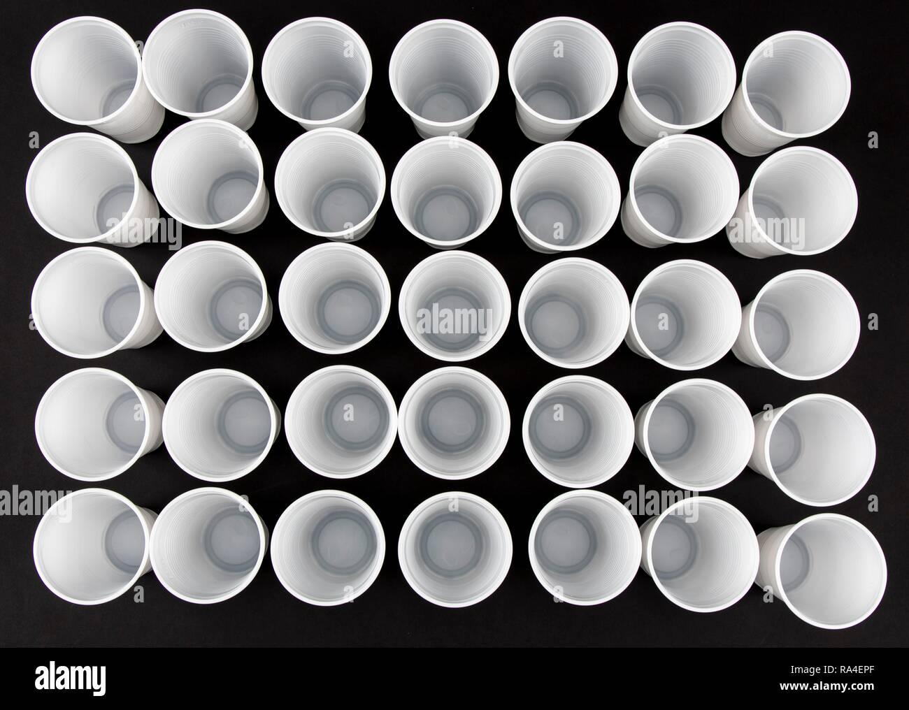 Disposable cups, plastic cups, in white, 0, 2 litres, drinking cups ...