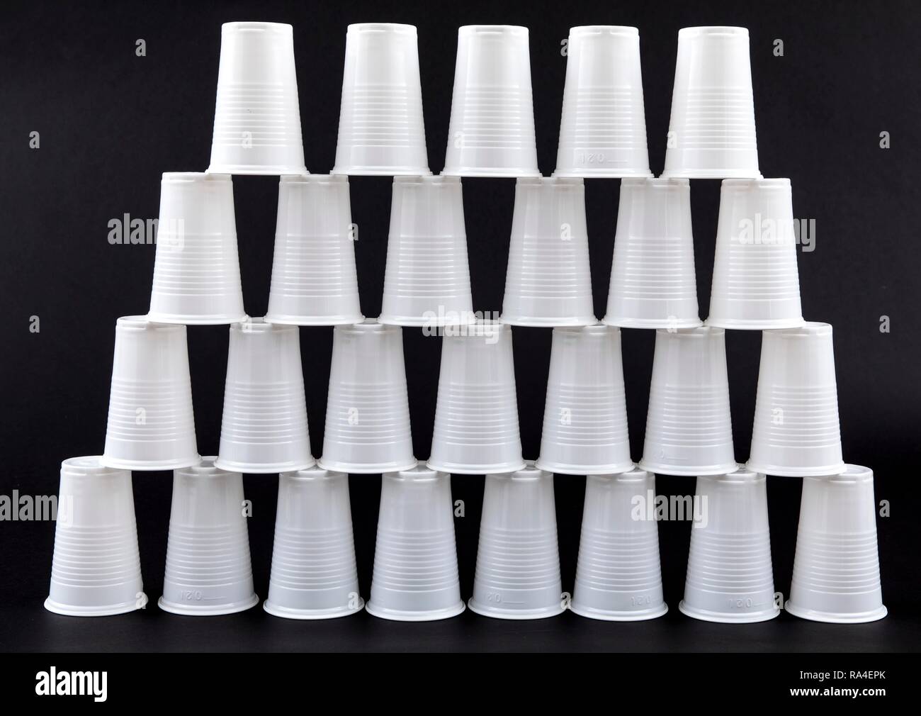 Disposable cups, plastic cups, in white, 0, 2 litres, drinking cups ...