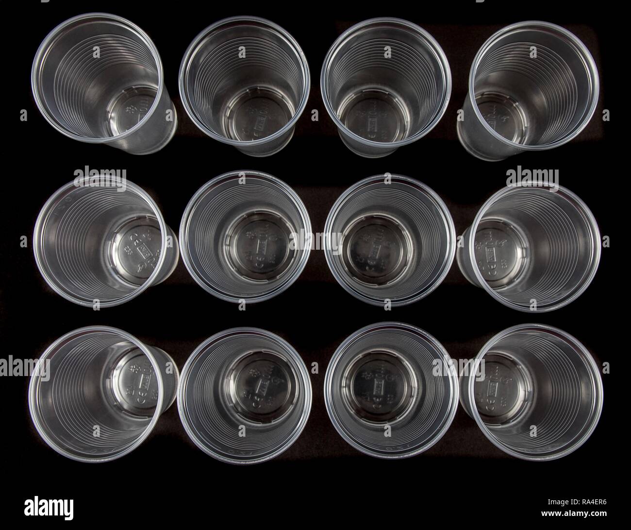 Disposable cups, plastic cups, transparent, 0, 2 litres, drinking cups ...