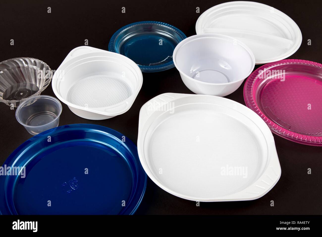 Plastic plates waste hi-res stock photography and images - Alamy