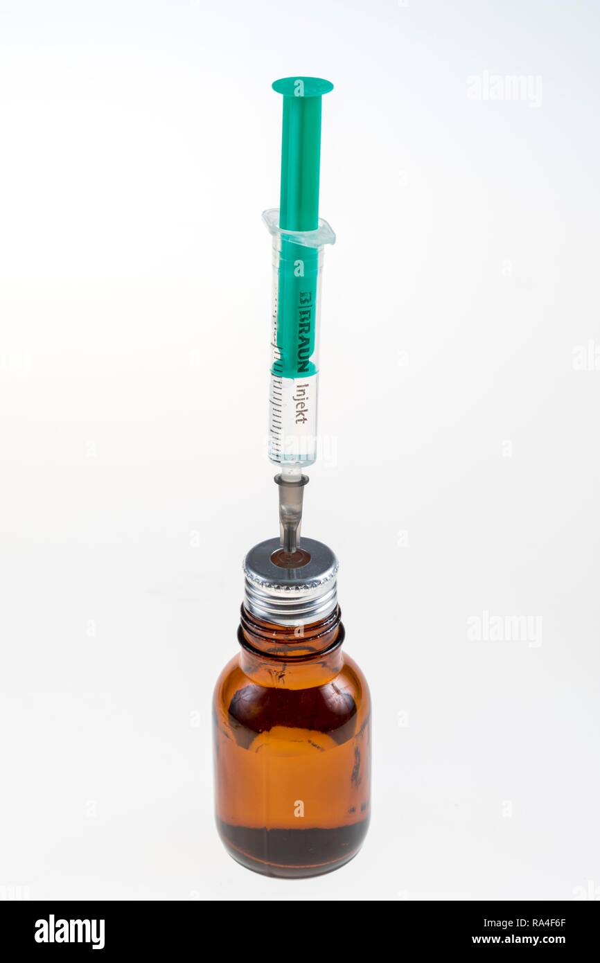 Solution for injection hi-res stock photography and images - Alamy