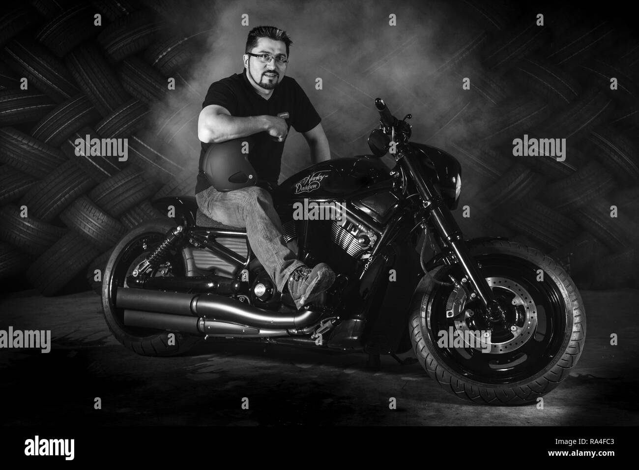 Harley davidson studio hi-res stock photography and images - Alamy