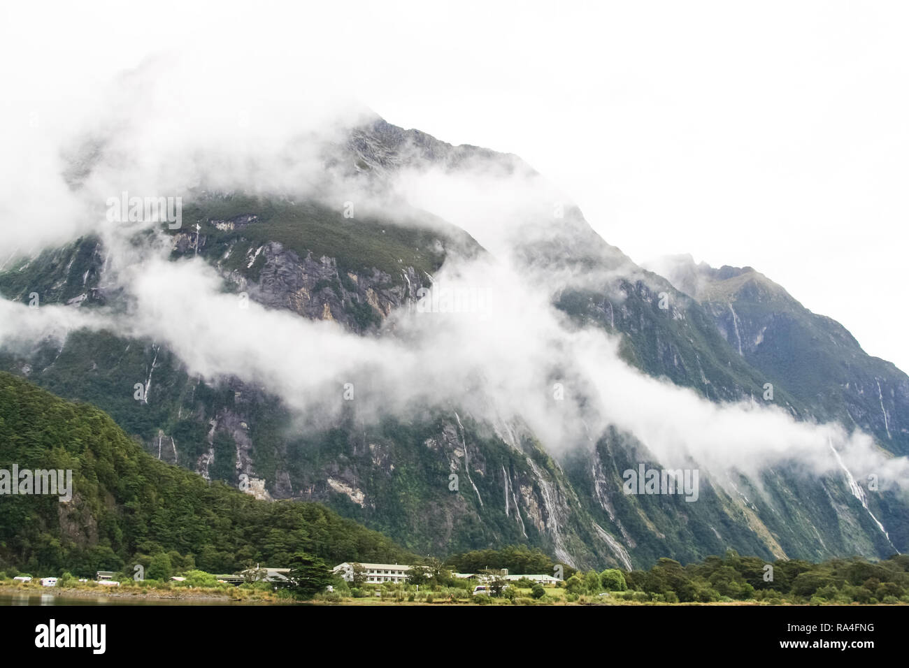 Mountains of the Southern Alps of New Zealand. New Zealand landscapes ...