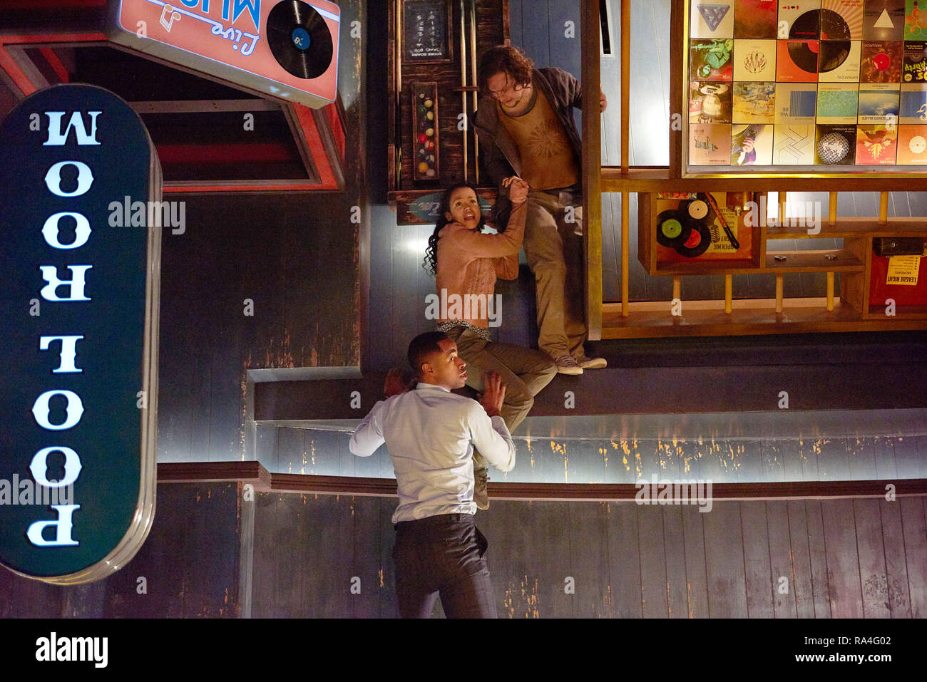 ESCAPE ROOM, from top: Logan Miller Taylor Russell, Jay Ellis, 2019. ph ...