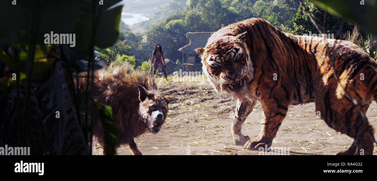 MOWGLI: LEGEND OF THE JUNGLE, from left: Tabaqui (voice: Tom Hollander ...