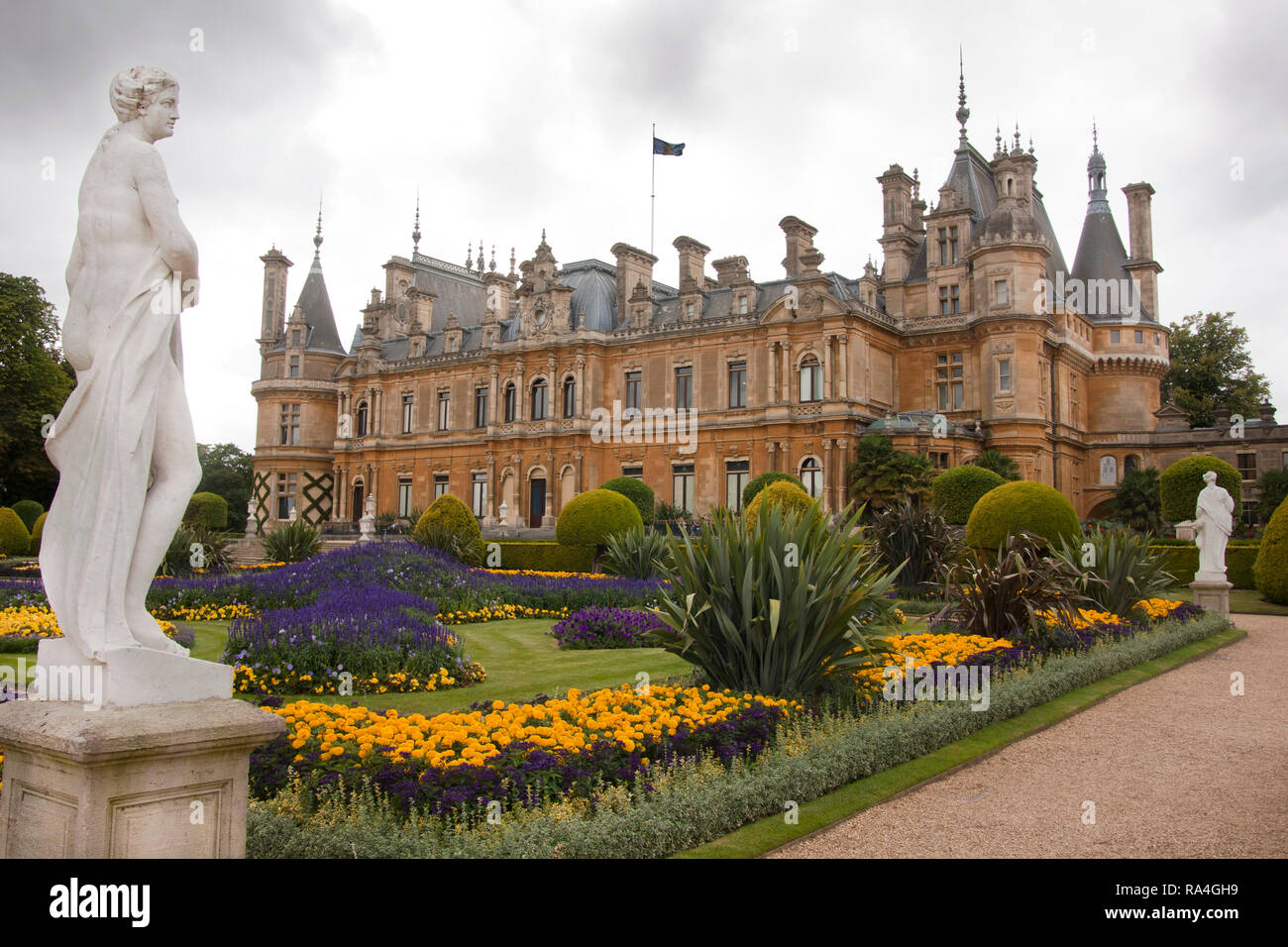 Waddesdon manor hi-res stock photography and images - Alamy