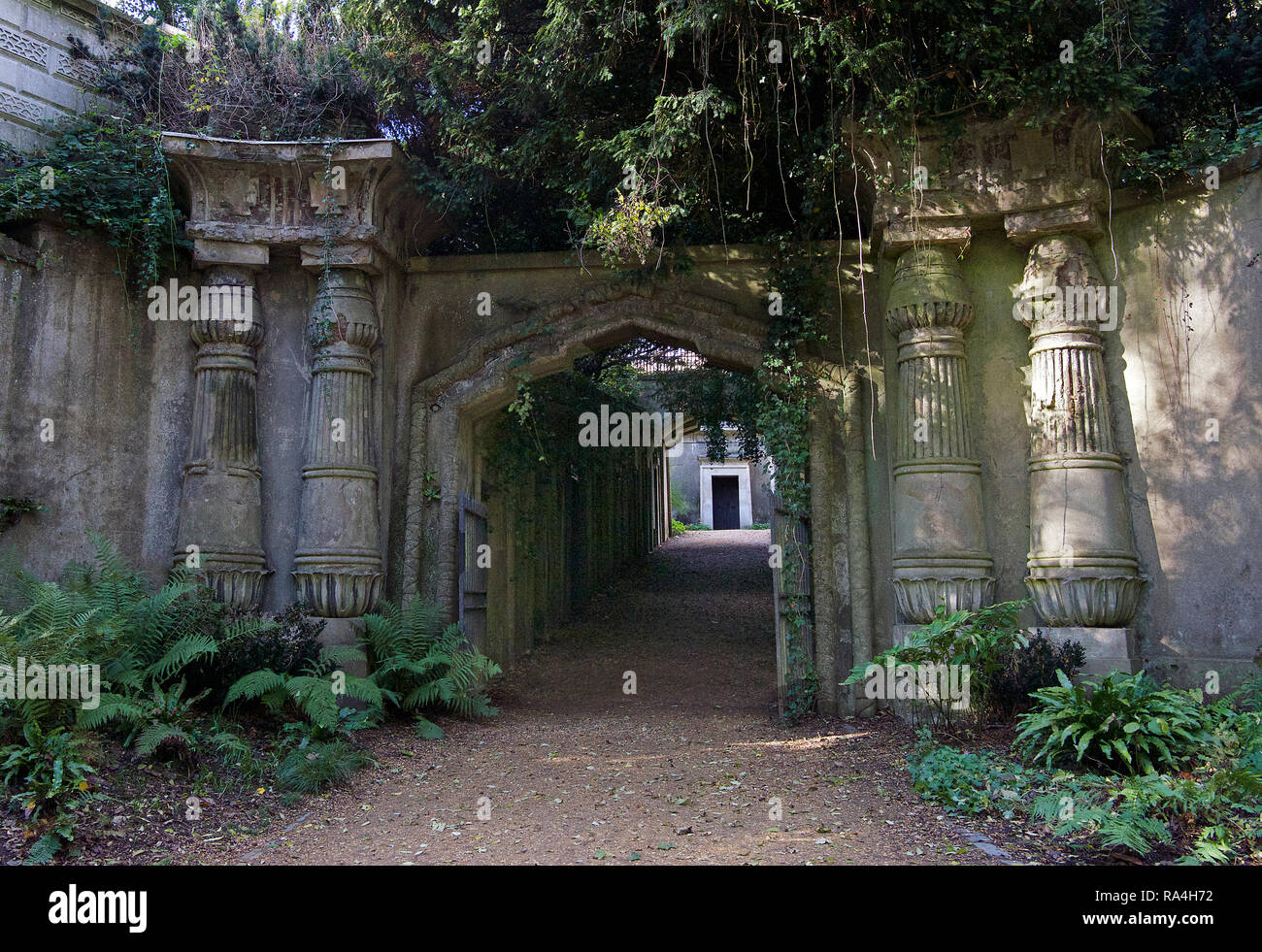 Egyptian graveyard hi-res stock photography and images - Alamy
