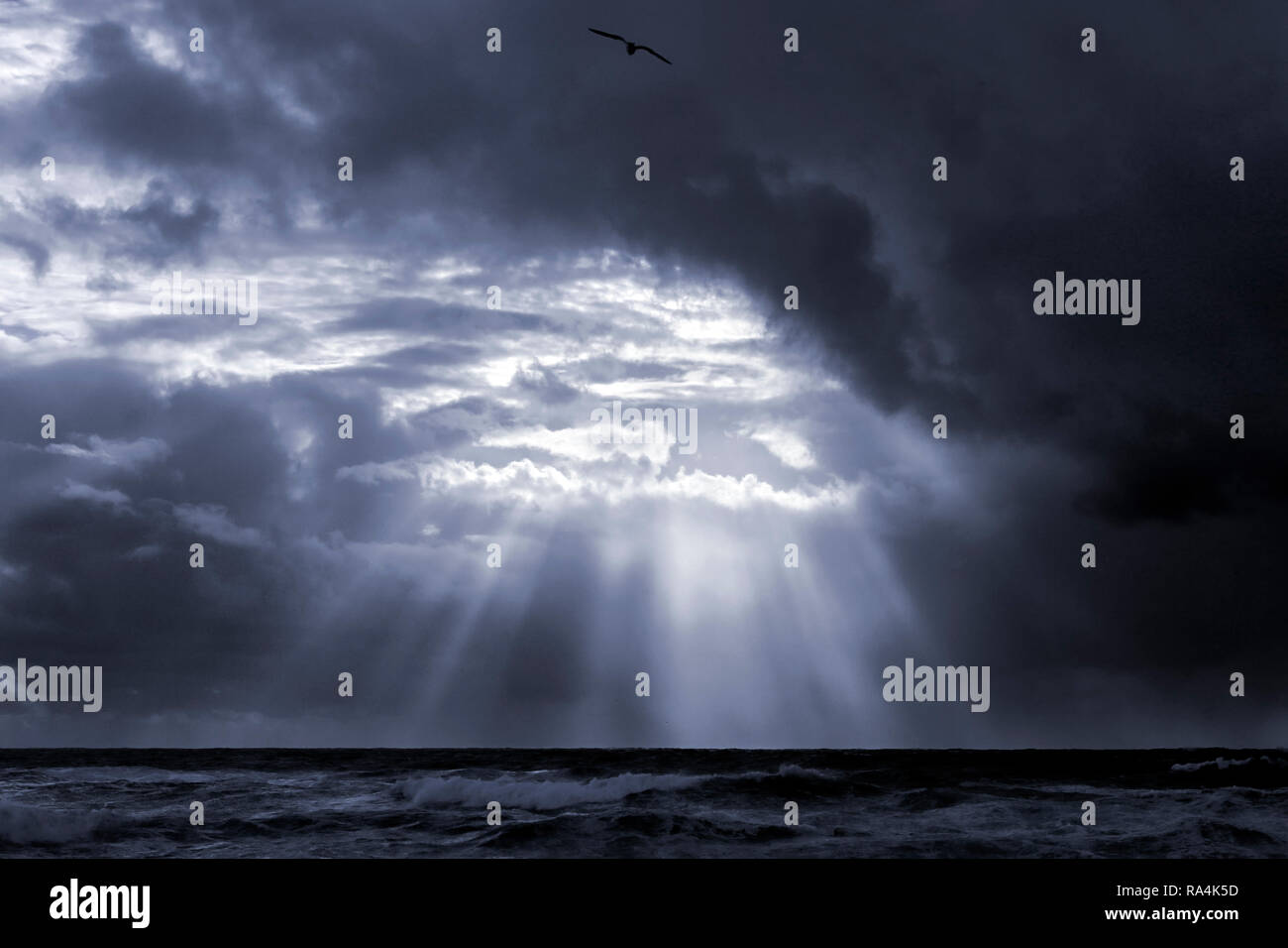 Sunbeams through clouds hi-res stock photography and images - Alamy