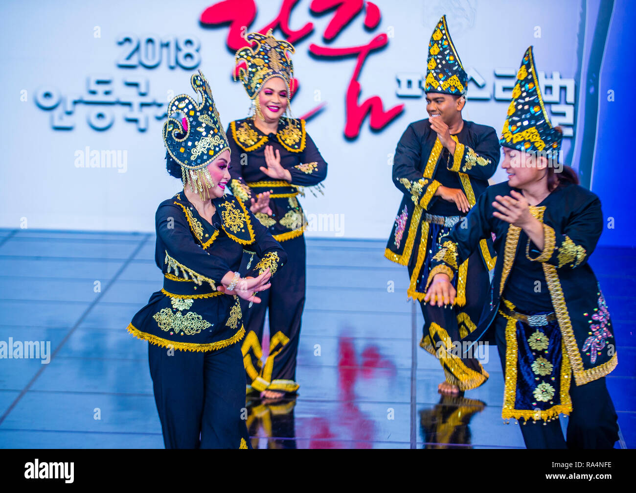 Dancers from Anak seni asia Dance groupe of Malaysia perform at the ...