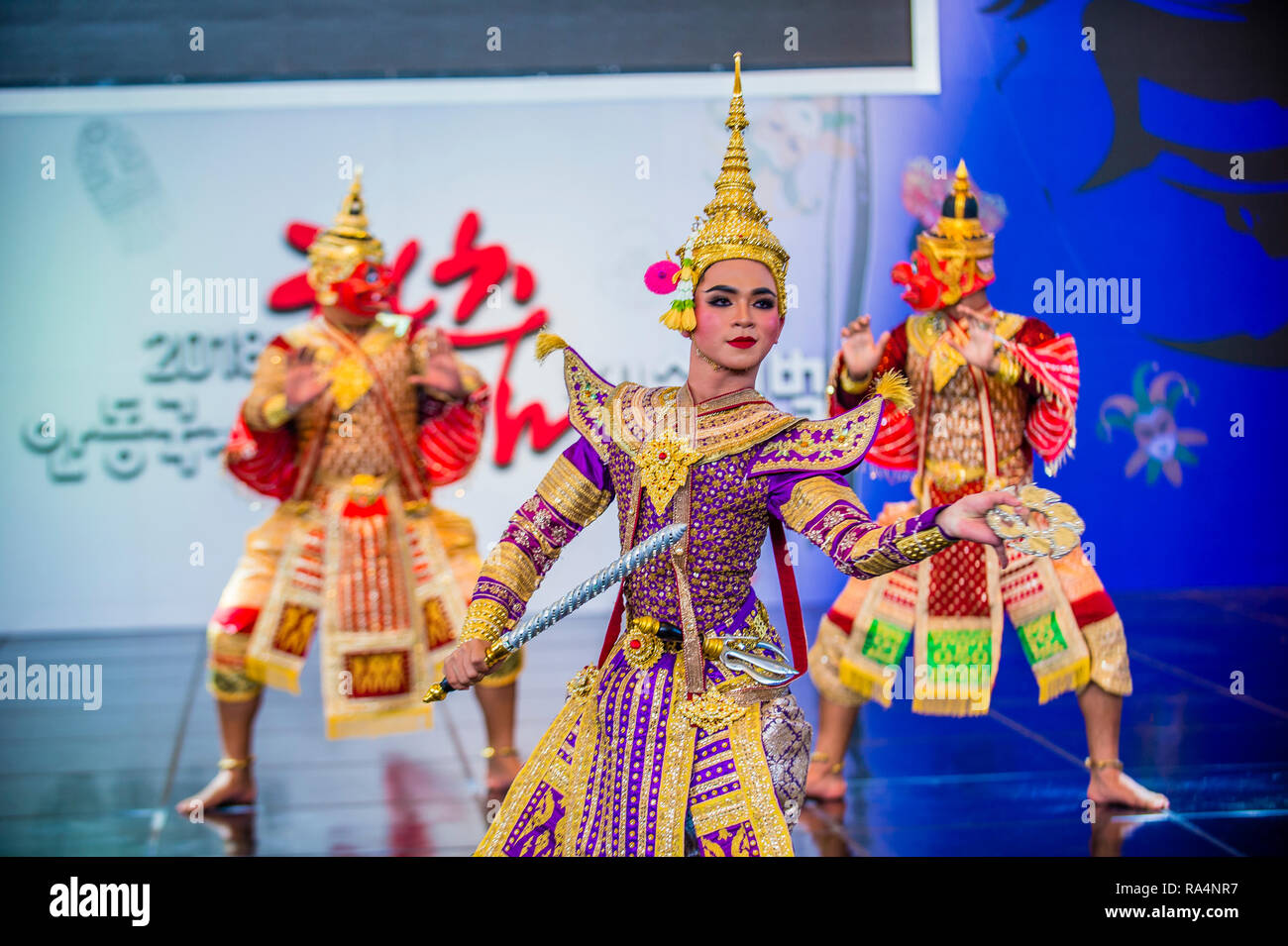 Khon dancers in traditional costume hi-res stock photography and images ...