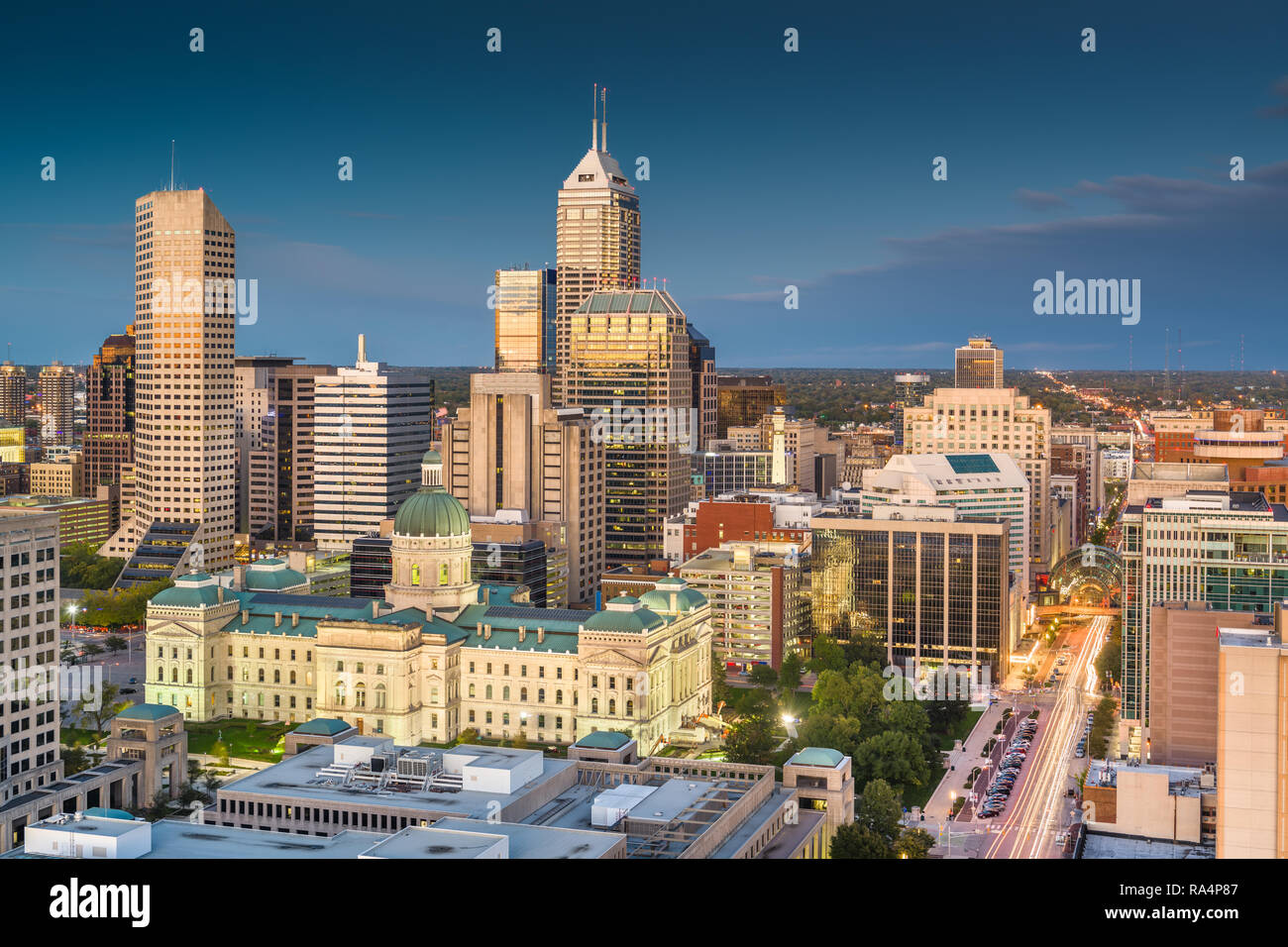 Indianapolis, Indiana, USA downtown skyline at twilight from above ...