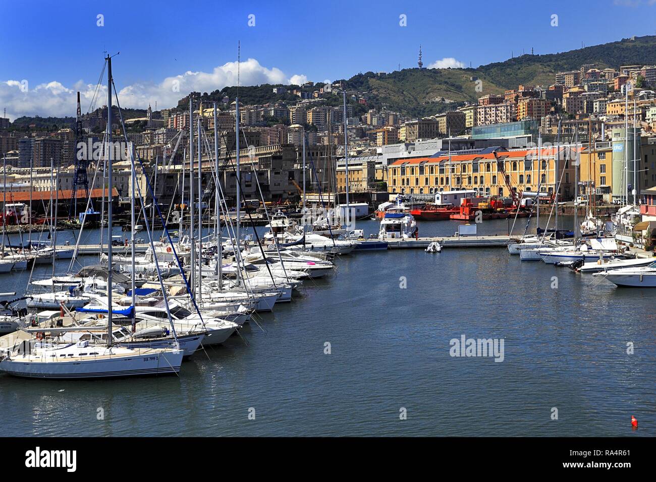 Wlochy - Liguria - Genua - port Genuanski - panorama z widokiem na ...