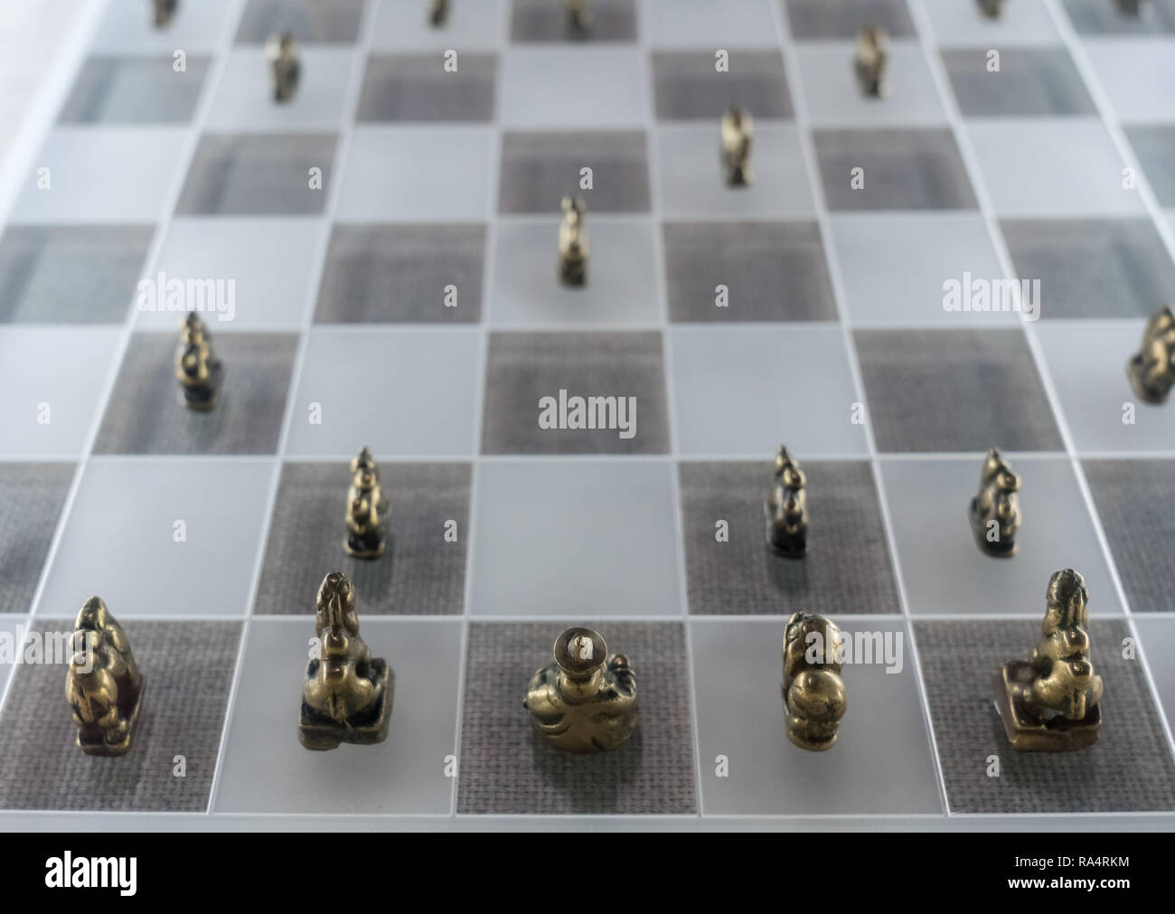 Ancient chess board hi-res stock photography and images - Alamy