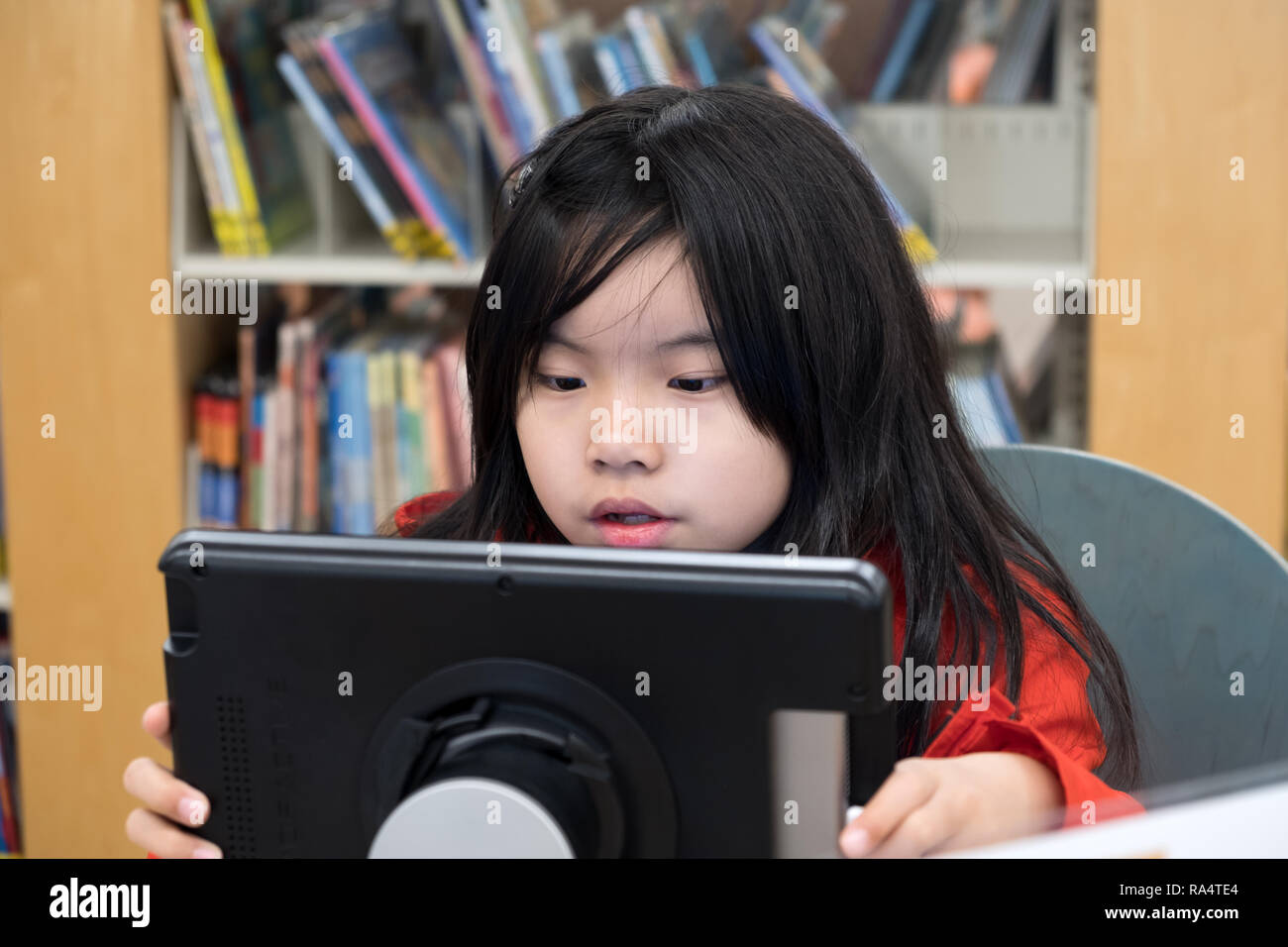 Kid student tablet hi-res stock photography and images - Alamy
