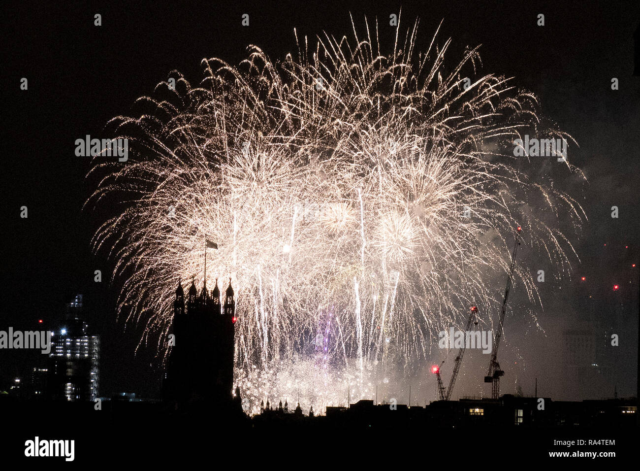 Fireworks parliament london hi-res stock photography and images - Alamy