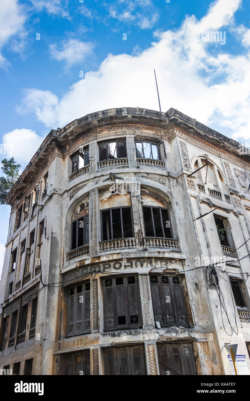 scruffy derelict buildings in a Havana street cuba Caribbean Stock ...