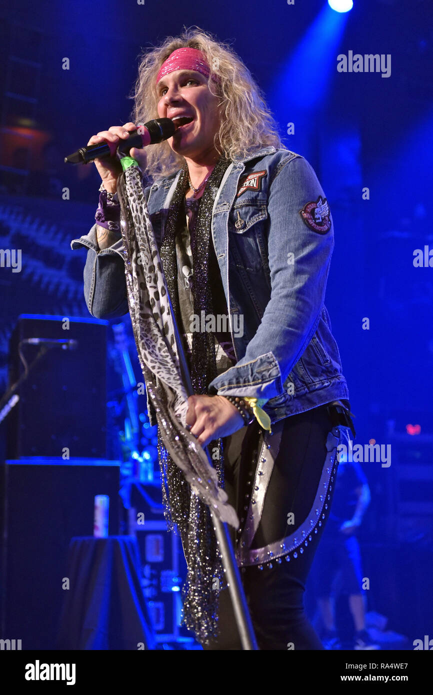 Garbo singer hi-res stock photography and images - Alamy