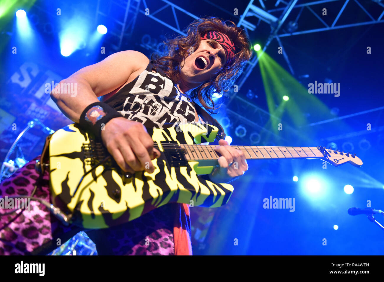 Garbo singer hi-res stock photography and images - Alamy