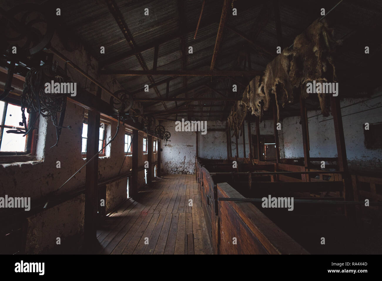 Interior barn farm hi-res stock photography and images - Alamy