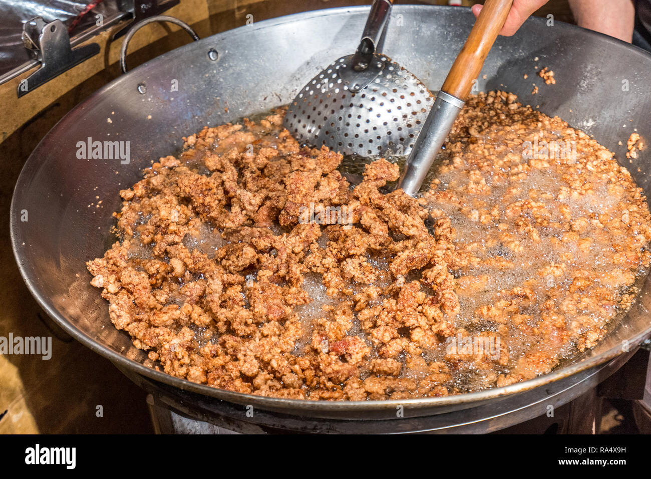 Fresh and delicious Taiwanese deep fried chicken (Salt crispy chicken ...