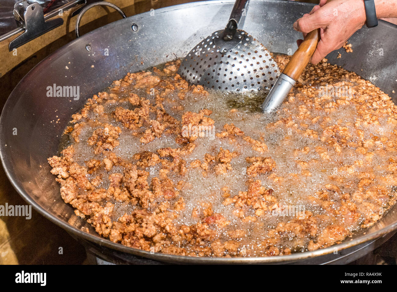 Fresh and delicious Taiwanese deep fried chicken (Salt crispy chicken ...