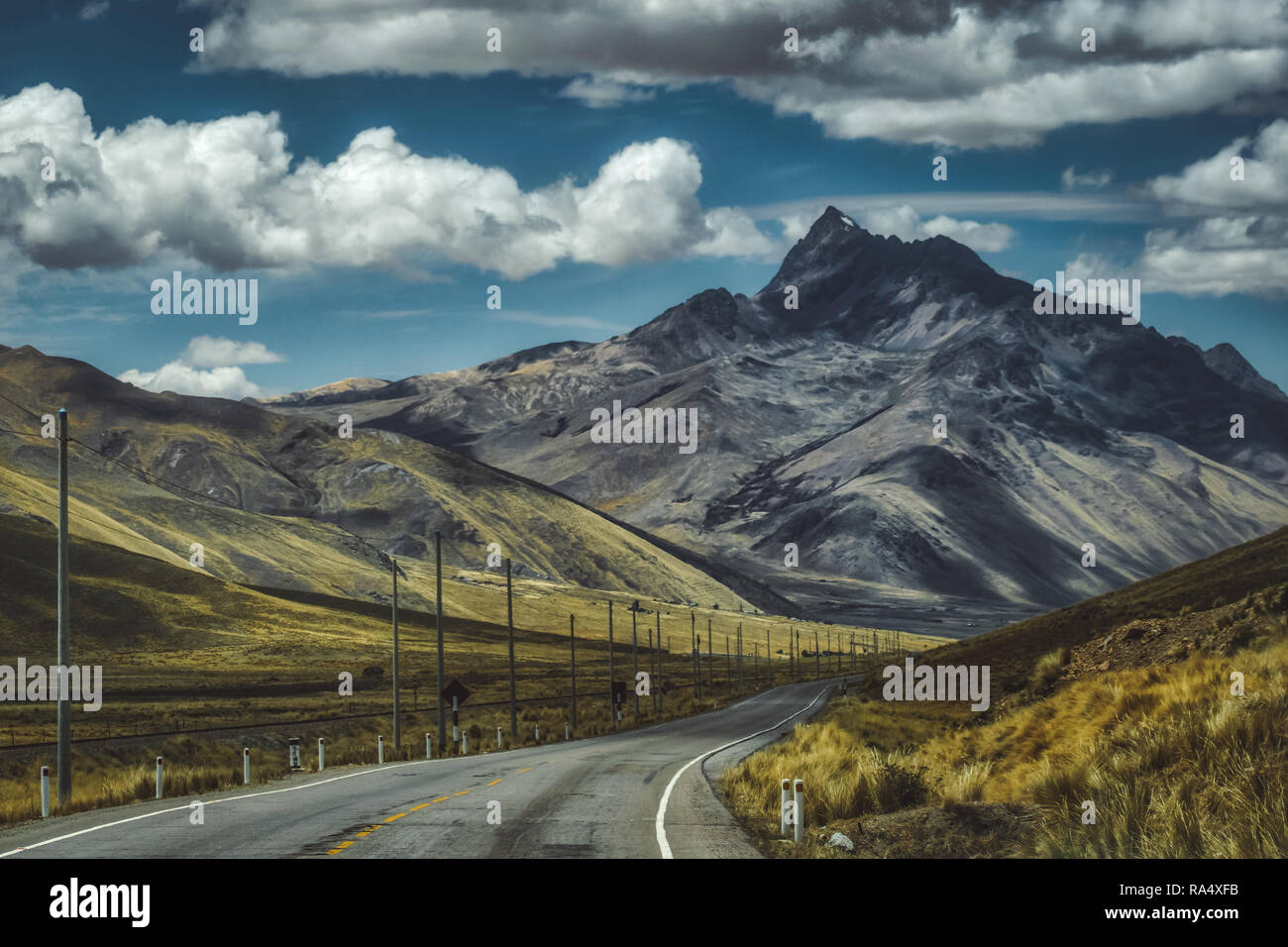 Tall mountain hi-res stock photography and images - Alamy